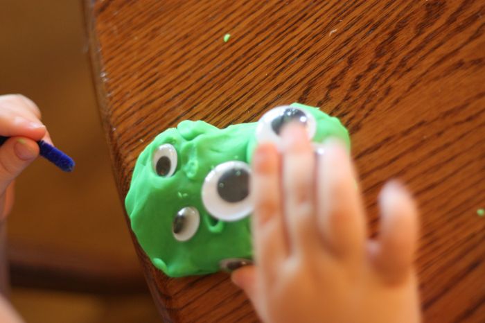 Playdough Monsters - I Can Teach My Child!