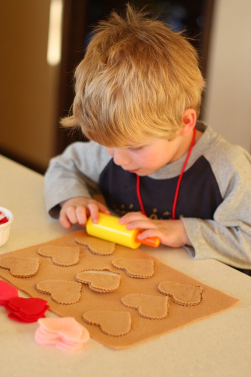 Pretend Play: Valentine Cookie Bakery - I Can Teach My Child!