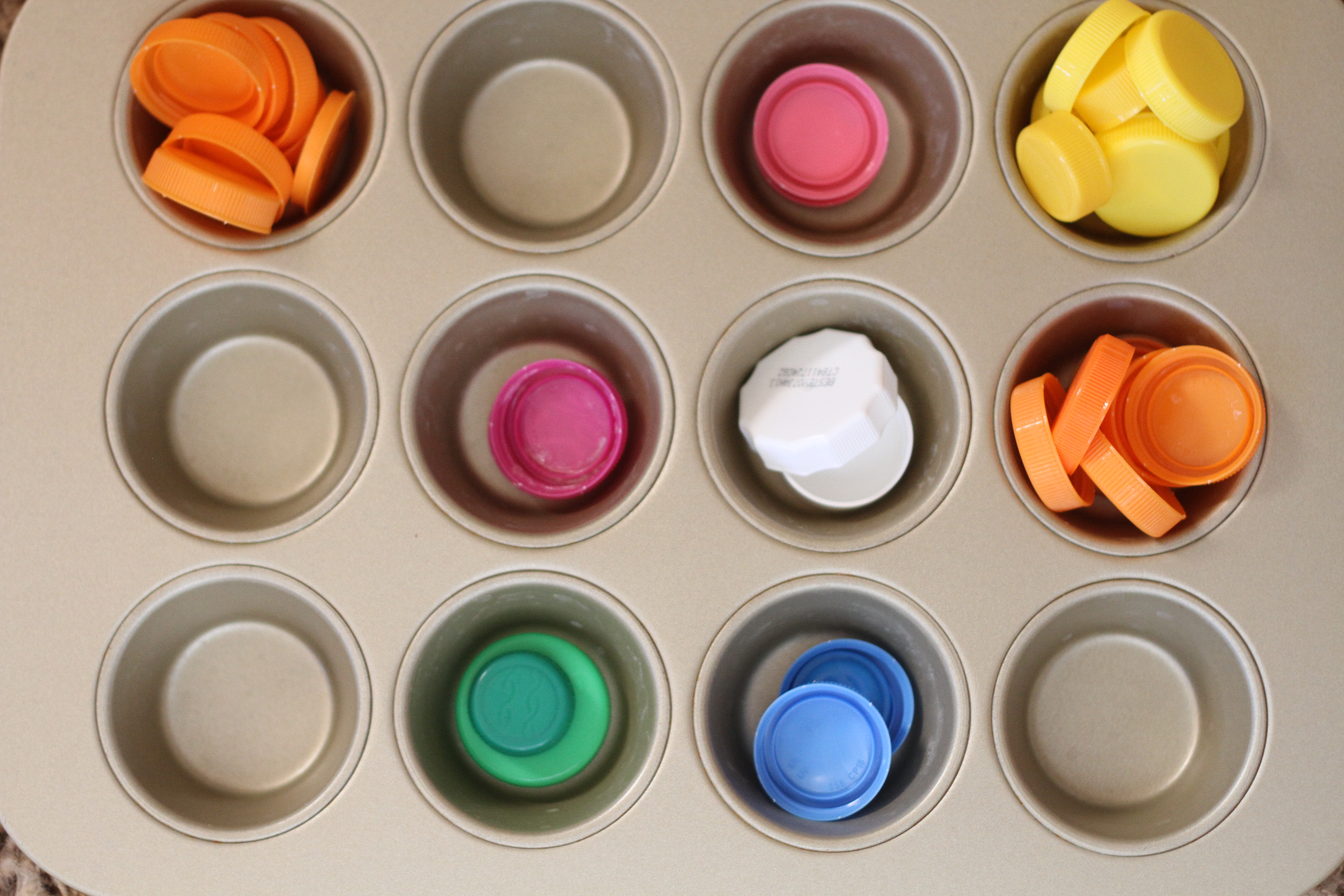 Bottle Cap Sorting - I Can Teach My Child!